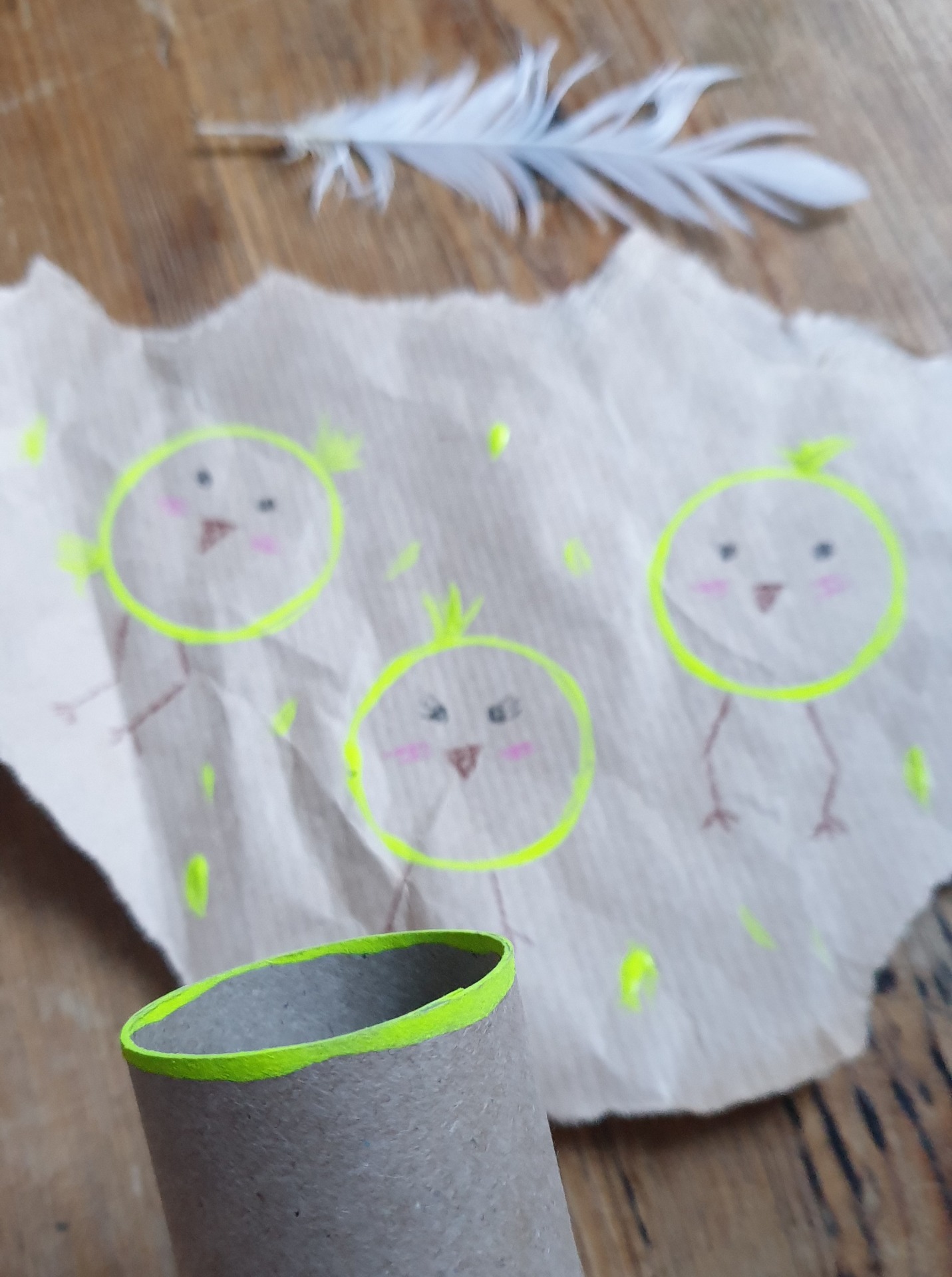 4 enkla påskpyssel med toarullar – återbruk för barn