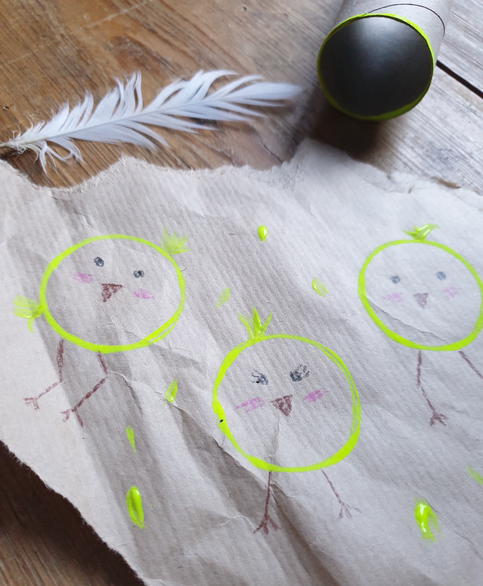 4 enkla påskpyssel med toarullar – återbruk för barn